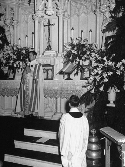 Bishop Fulton J Sheen Saying Prayer Editorial Stock Photo - Stock Image ...
