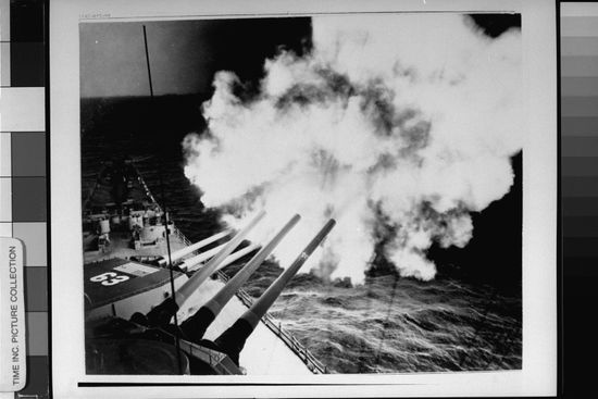 Uss Missouri Firing 16inch Shells 3gun Editorial Stock Photo - Stock ...