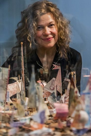 Artist Susan Stockwell Completes Her Sculptural Editorial Stock Photo ...