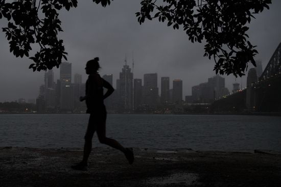 Sydneysiders Wake Cold Wet Morning City Editorial Stock Photo - Stock ...