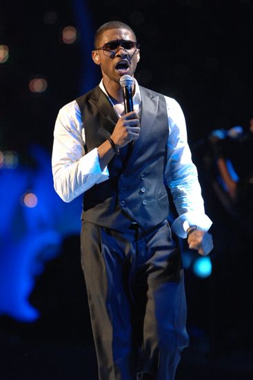 Usher Performs During Runaway During 2008 Editorial Stock Photo - Stock ...
