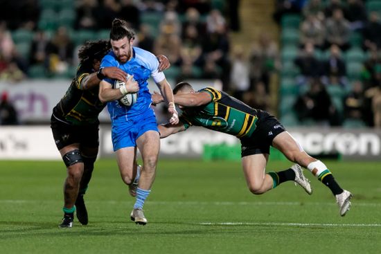 Oli Morris Worcester Warriors Breaks Through Editorial Stock Photo ...