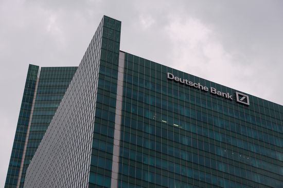 Deutsche Bank Office Near Marina Bay Editorial Stock Photo - Stock ...