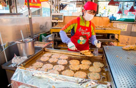 Gwangjang Market Yukjeon Meat Griddle Pancake Editorial Stock Photo ...