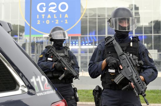 Armed Carabinieri Members First Intervention Team Editorial Stock Photo ...