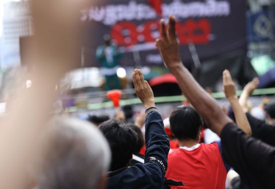 Thai Antigovernment Protesters Flash Threefinger Salute Editorial Stock ...