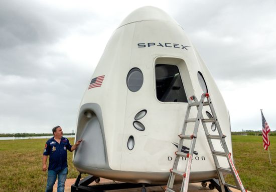 Nasa Worker Checks Dragon Capsule Model Editorial Stock Photo - Stock ...