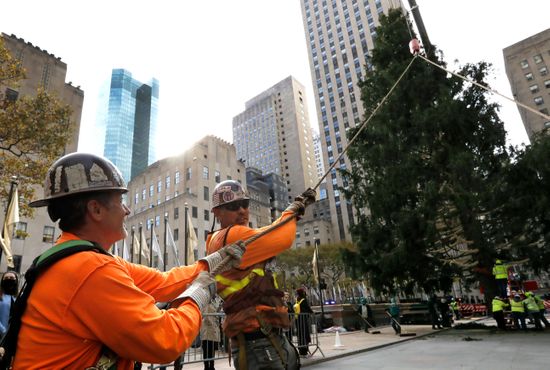Riggers Pull On Guide Ropes Raise Editorial Stock Photo - Stock Image ...