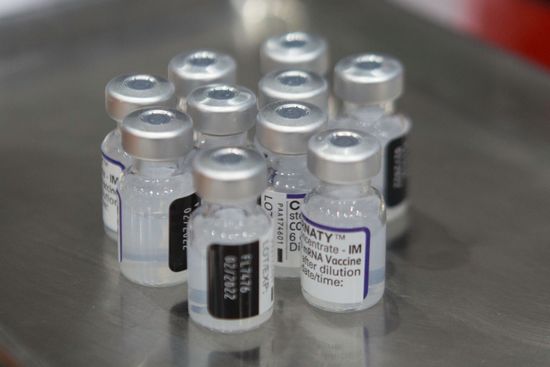 Pfizer Vaccine Packaged Vials Prepare Infusion Editorial Stock Photo ...