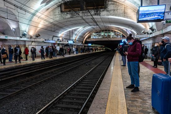 Commuters Rome Termini Metro Station Italian Editorial Stock Photo ...