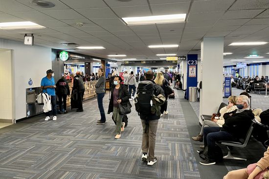 View Delta Airlines Terminal Dulles International Editorial Stock Photo ...