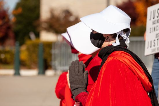 Demonstrators Dressed Handmaids Handmaids Tale Kneel Editorial Stock ...