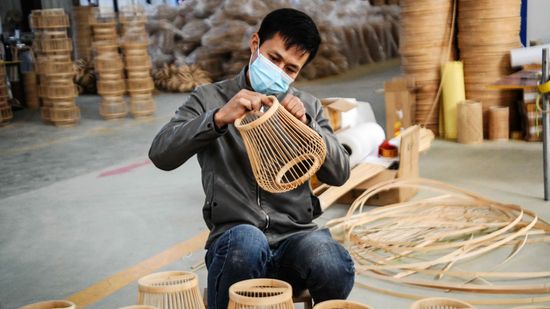 Worker Checks Handicraft Handicrafts Factory Rongan Editorial Stock ...