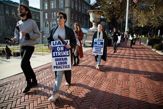 Protesters Hold Signs Saying Uaw On Editorial Stock Photo - Stock Image ...