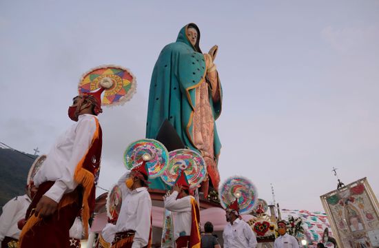 Dancers Pilgrims Square Monumental Virgen De Foto de stock de contenido ...