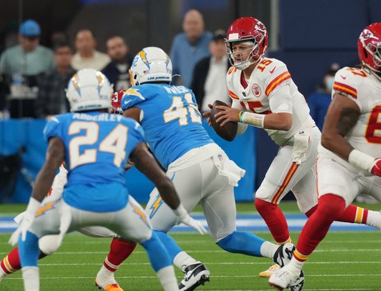 Chiefs Quarterback Patrick Mahomes 15 Scrambles Editorial Stock Photo ...