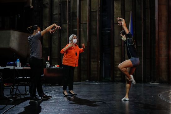 Philippine National Artist Dance Alice Reyes - Foto de stock de ...