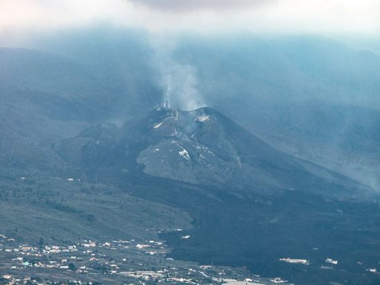 View Volcano El Paso La Palma Editorial Stock Photo - Stock Image ...