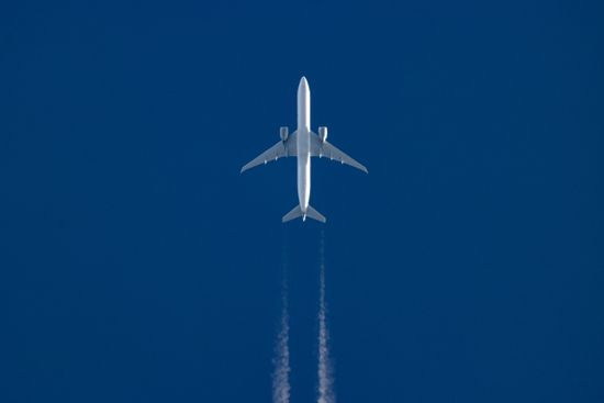 White Aircraft Flying 40000 Feet Blue Editorial Stock Photo - Stock ...