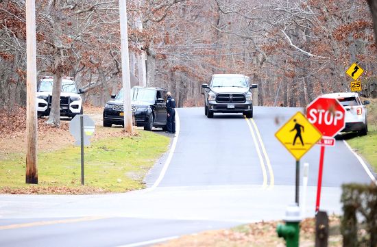Exclusive Hilaria Baldwin Spotted Speaking Hamptons Editorial Stock ...