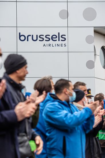 Pilots Cabin Crew Applauding Their Backs Editorial Stock Photo - Stock ...