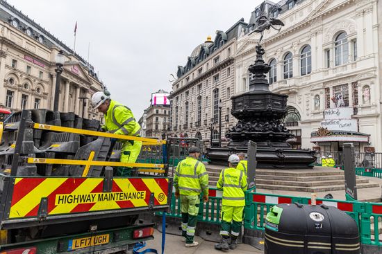 Boarded Eros Statue Piccadilly Circus London Editorial Stock Photo ...