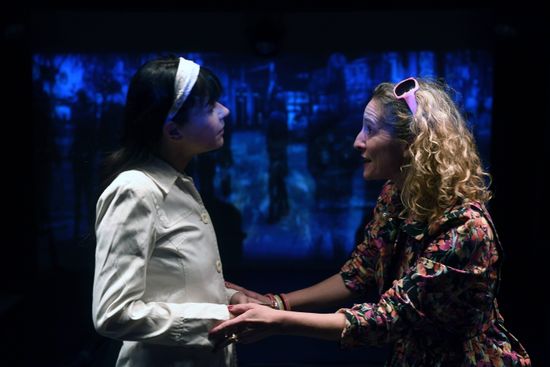 Anne Cardona Caroline Delaunayspinning Play Belles Editorial Stock ...