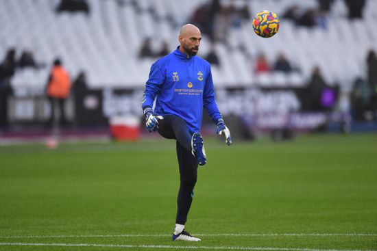 Southampton Goalkeeper Willy Caballero 13 Warming Editorial Stock Photo ...