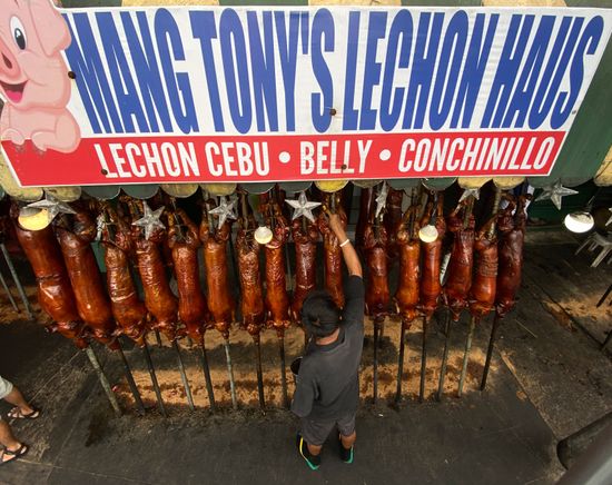 Filipino Vendor Sells Lechon Roasted Piglets Editorial Stock Photo ...