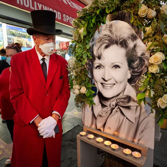Betty White Memorial Gregg Donovan Hollywood Editorial Stock Photo ...