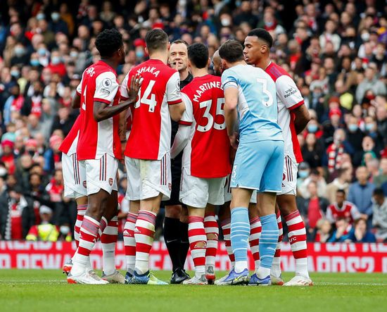 Referee Stuart Attwell Surrounded By Arsenal Editorial Stock Photo ...