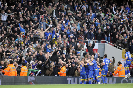 Robert Snodgrass Leeds United Celebrates His Editorial Stock Photo ...