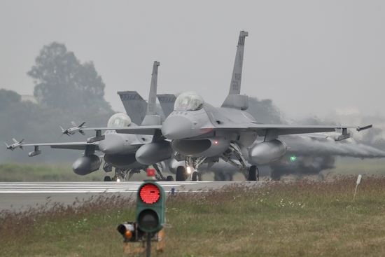 Taiwan Air Force F16v Fighter Jets Editorial Stock Photo - Stock Image | Shutterstock
