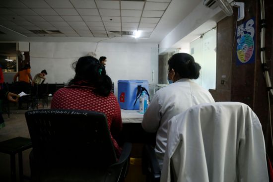 People Queue Government Hospital Covid Vaccination Editorial Stock ...