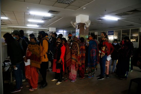 People Queue Government Hospital Covid Vaccination Editorial Stock ...