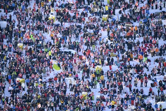 Spectators Cheer During Mens Downhill Race Editorial Stock Photo ...