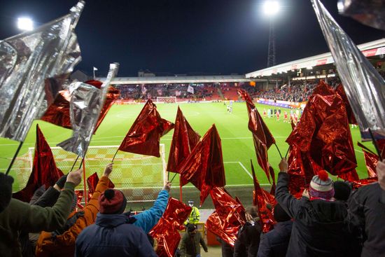Aberdeen Fans Wave Flags Ahead Cinch Editorial Stock Photo - Stock ...