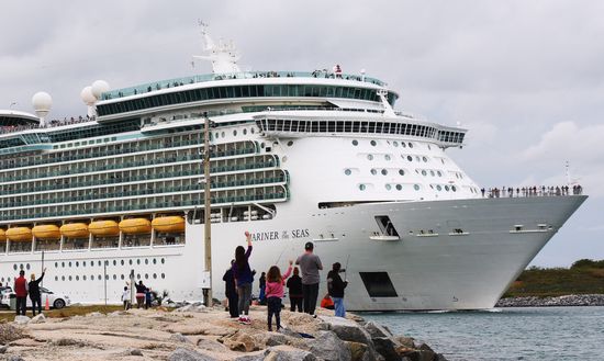 People Wave Royal Caribbeans Mariner Seas Editorial Stock Photo - Stock ...