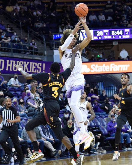 Washington Guard Pj Fuller Elevates Shoots Editorial Stock Photo ...