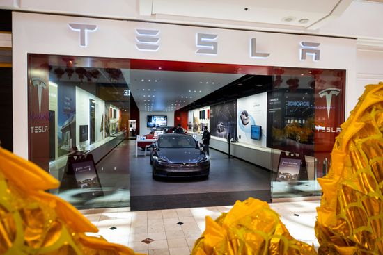 Tesla Retail Store Westfield Mall Bethesda Editorial Stock Photo ...