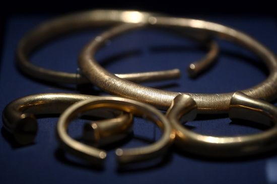 Examples Gold Work Preview World Stonehenge Editorial Stock Photo ...