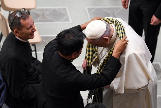 Pope Francis Receives Typical Cambodian Scarves Editorial Stock Photo ...