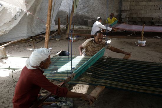 Yemeni Craftsmen Weave Traditional Mens Fabric Editorial Stock Photo ...