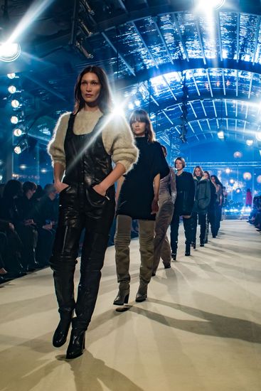 Us Bella Hadid Front Other Models Editorial Stock Photo - Stock Image ...