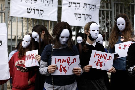 Ultra Orthodox Jewish Women Wearing Masks Editorial Stock Photo - Stock ...