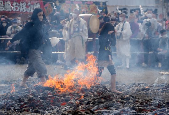Woman Girl Walk Barefoot Over Coal Editorial Stock Photo - Stock Image ...