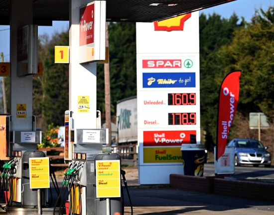 Shell Garage On A47 Near Wisbech Editorial Stock Photo - Stock Image ...