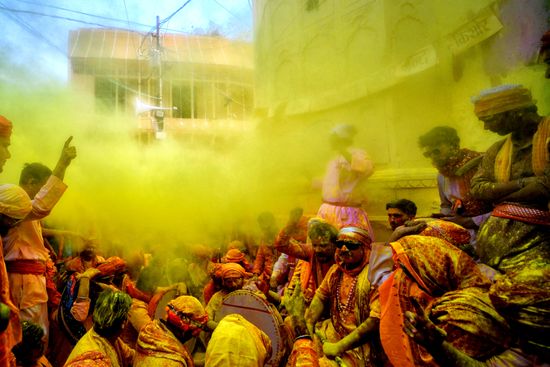 Devotees Throw Colour Powder Each Other Editorial Stock Photo - Stock ...