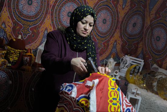 Palestinian Reham Sharab Makes Traditional Lanterns Editorial Stock ...