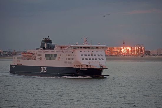 Dfds Ferry Cote Des Dunes Leaving Editorial Stock Photo - Stock Image | Shutterstock